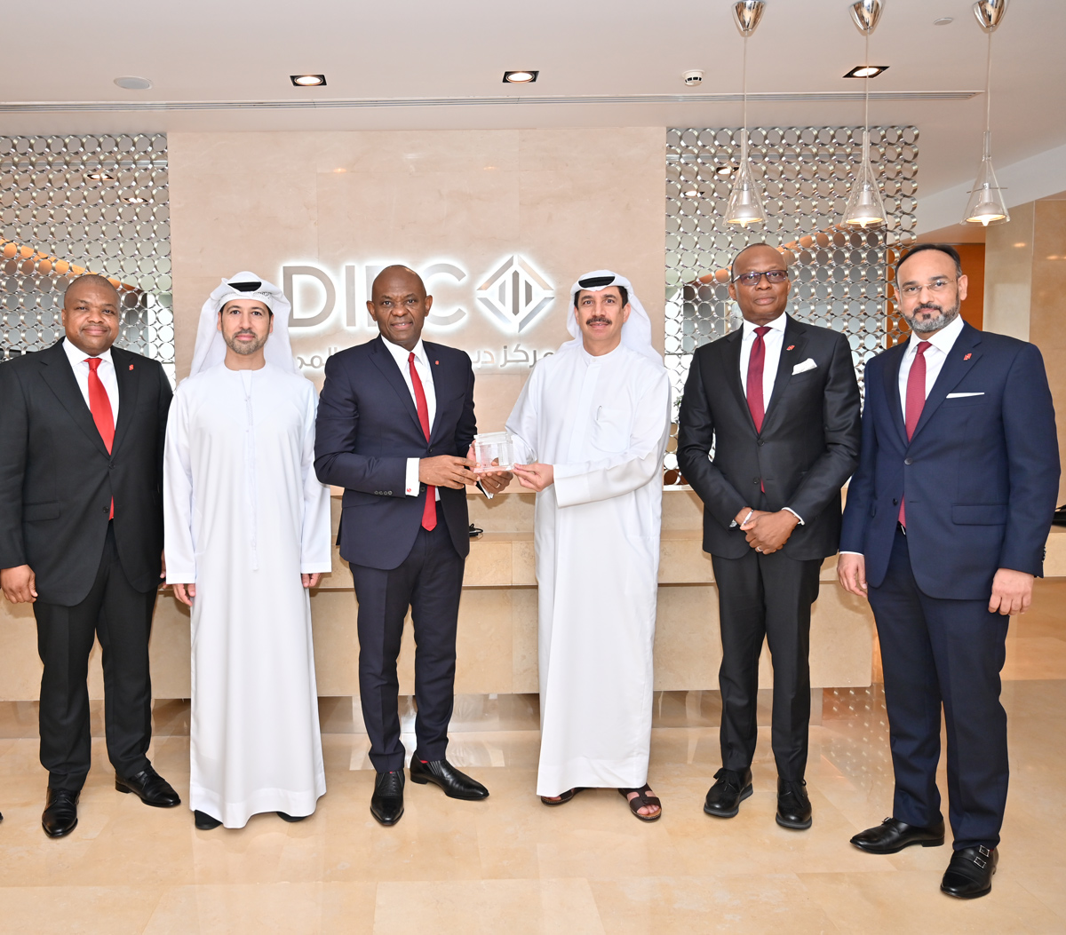 Le groupe UBA s'étend à la région des EAU, lance ses opérations ...